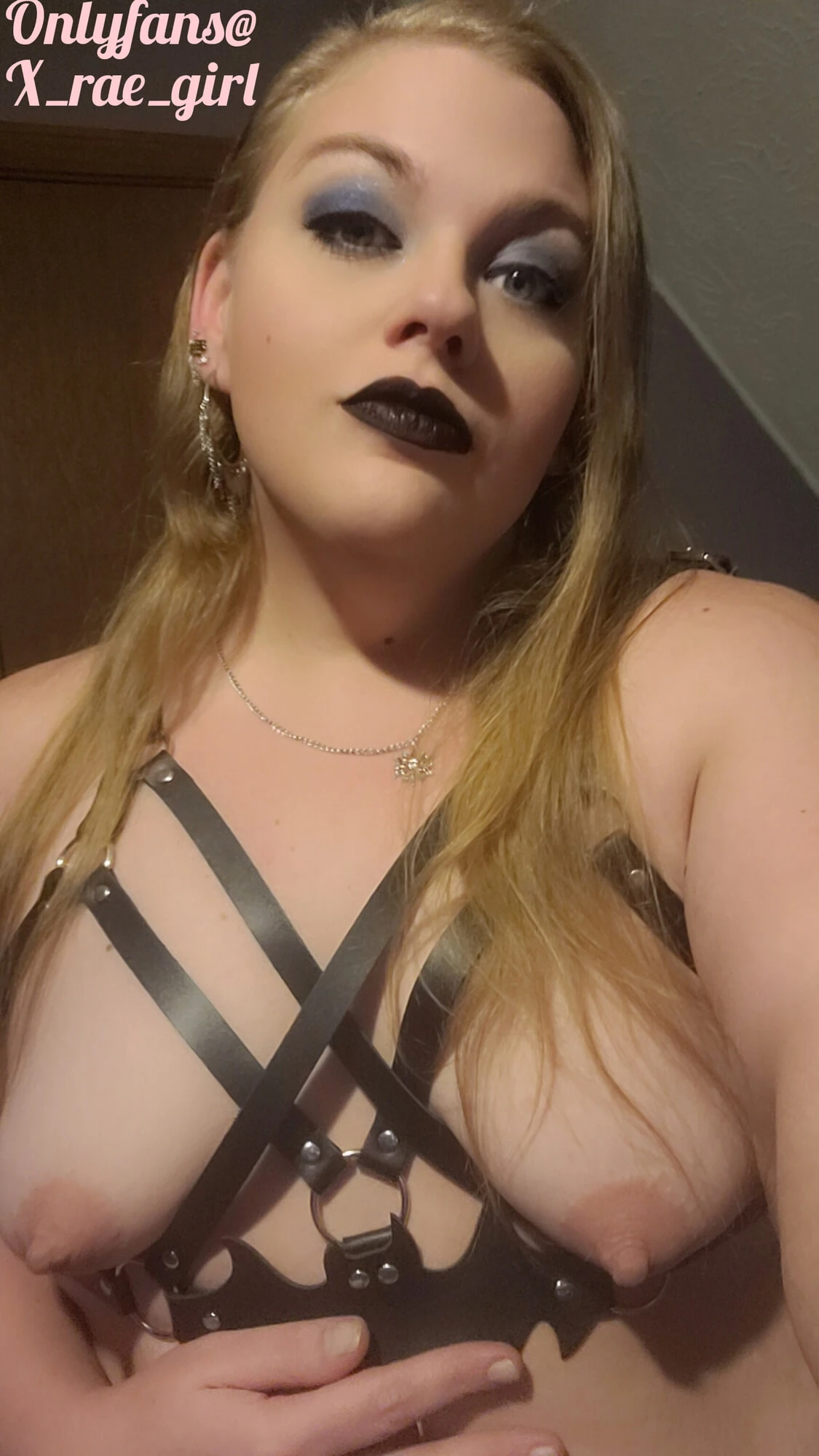 Bbw Milf Dressed Up For Halloween 3 Pics Xhamster