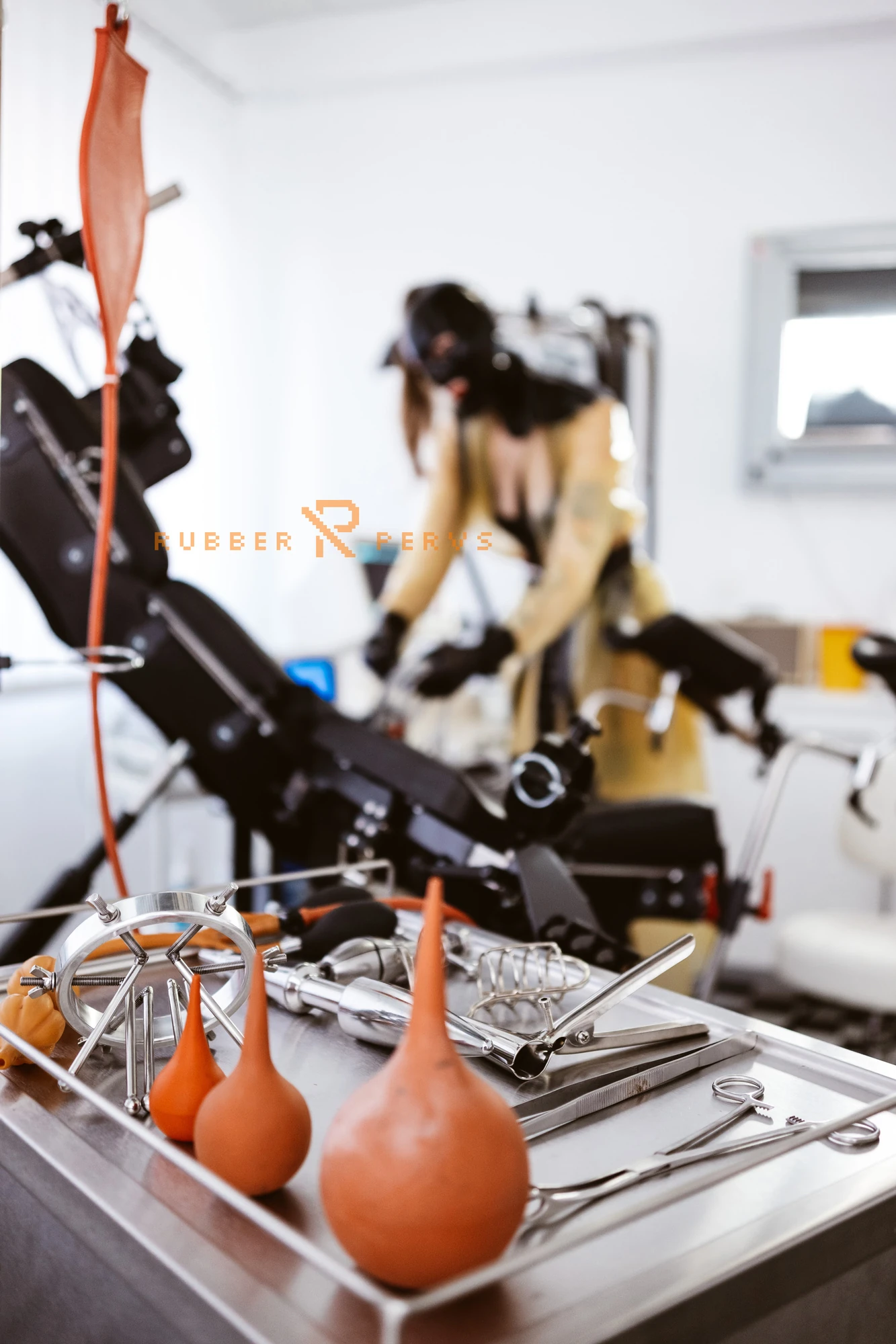 Preparing The Rubber Clinic 5 Pics Xhamster 9982