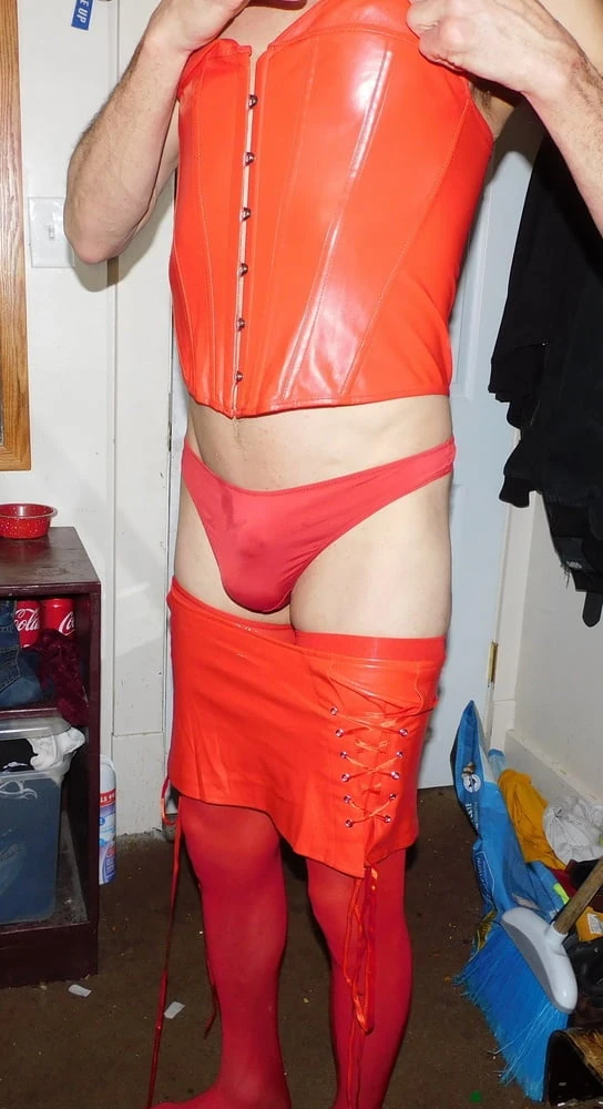 Friday Night Cd Michelle X0 Put On Red Leather Lingerie 14 Pics Xhamster