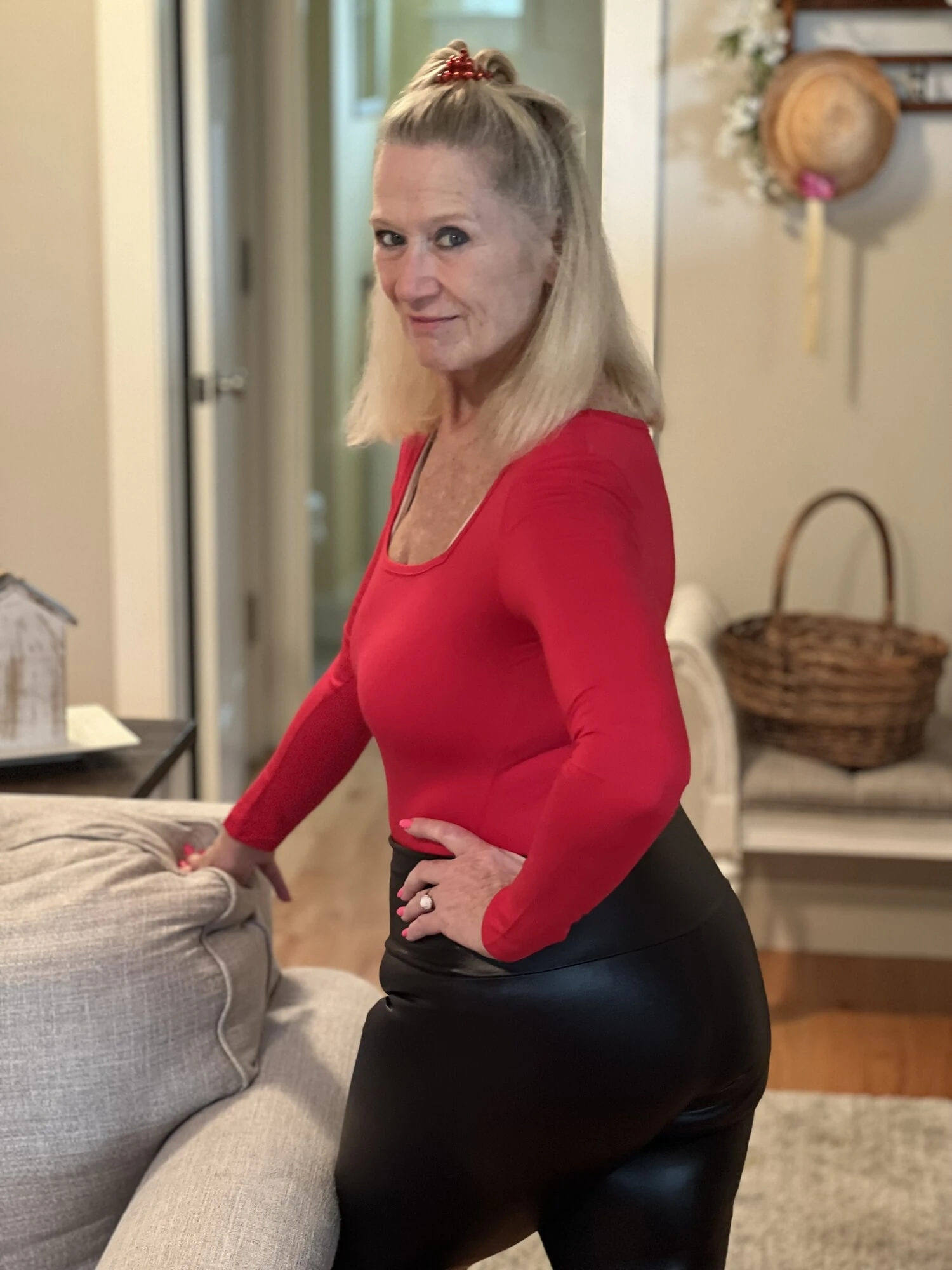 Tight Black Leather Leggings And Red Top 7 Pics Xhamster