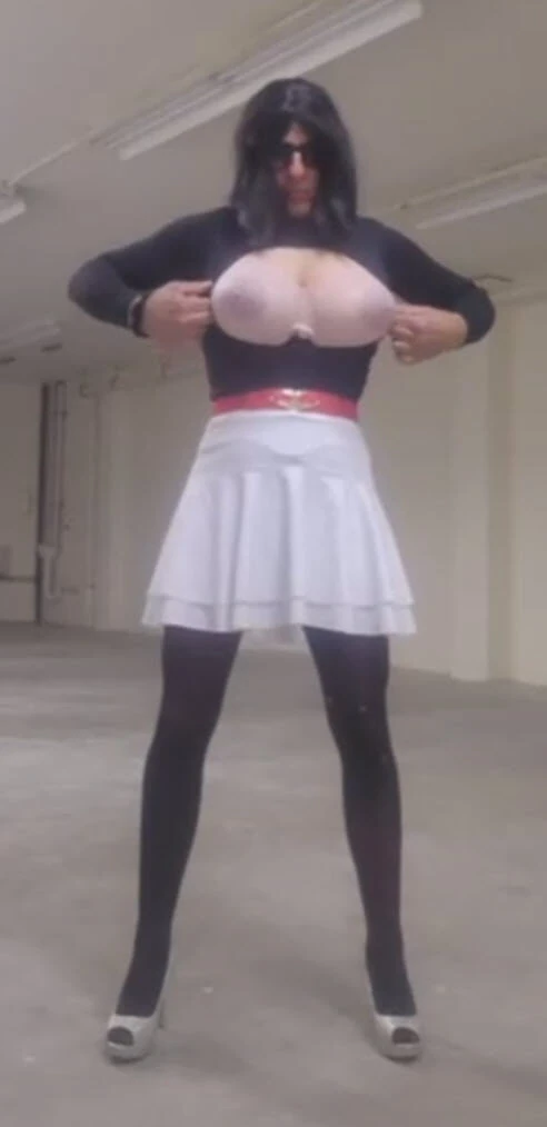 Deedeeslut In Various Outfits 35 Pics Xhamster