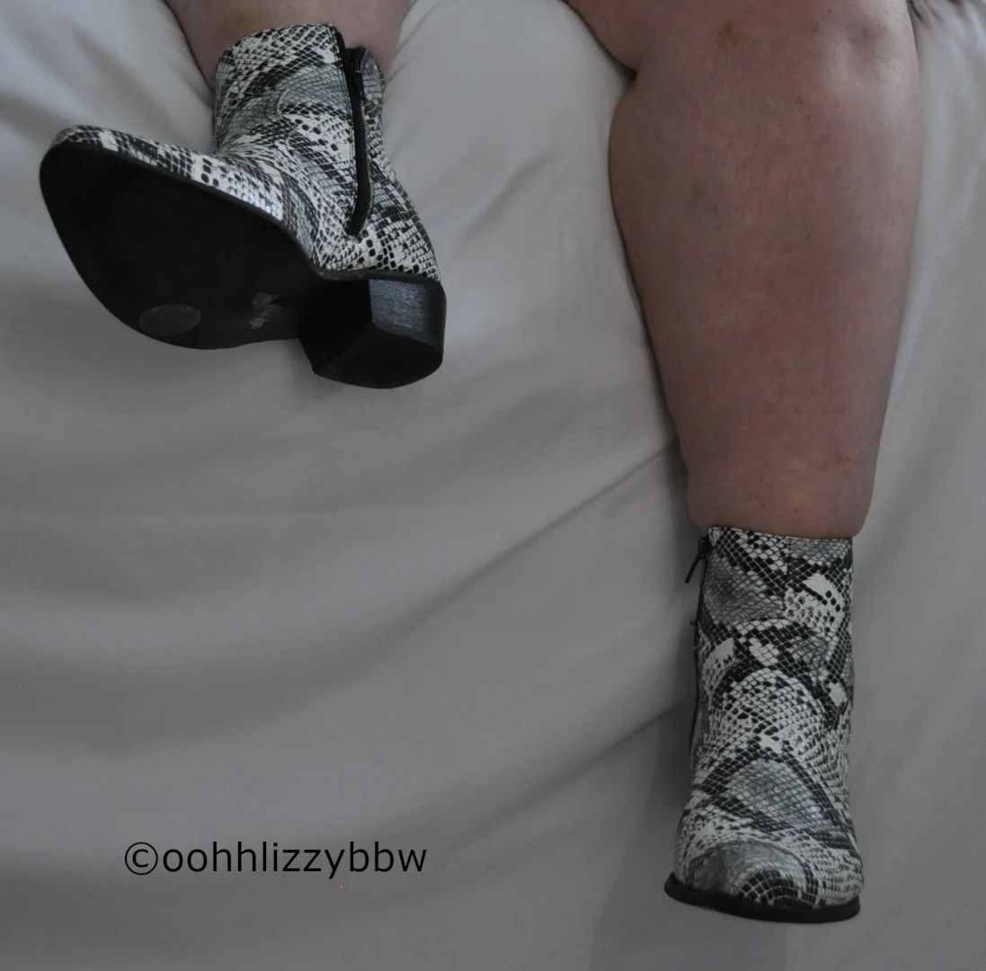 Bbw Fat Claves In Ankle Boots 1 Pics Xhamster